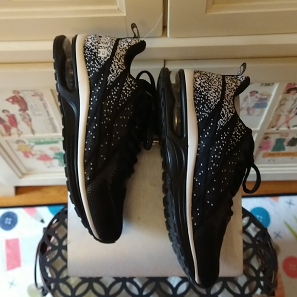 Quappe | Shoes | Nwot Quappe Air Running Shoes Sz 758 | Poshmark